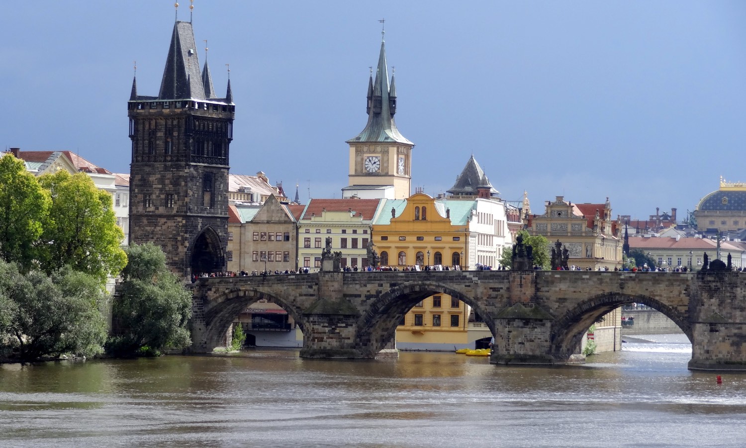 Solve Charles Bridge, Prague jigsaw puzzle online with 40 pieces