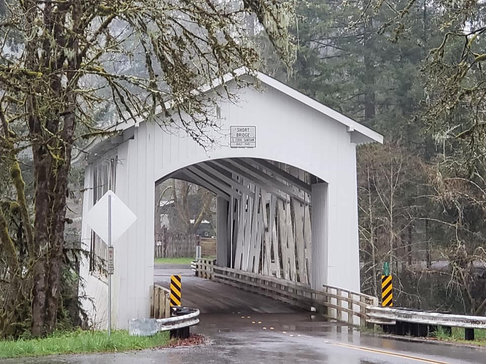 Solve Short Bridge in OR jigsaw puzzle online with 130 pieces