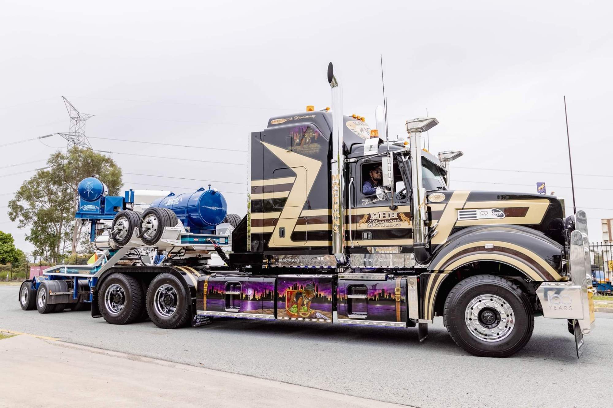 Solve "Pride of the stable" MacTrans Centenary Mack_10 jigsaw puzzle ...