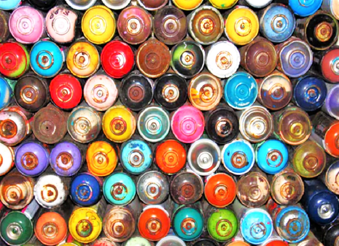 Solve "Graffiti Remnants" jigsaw puzzle online with 88 pieces