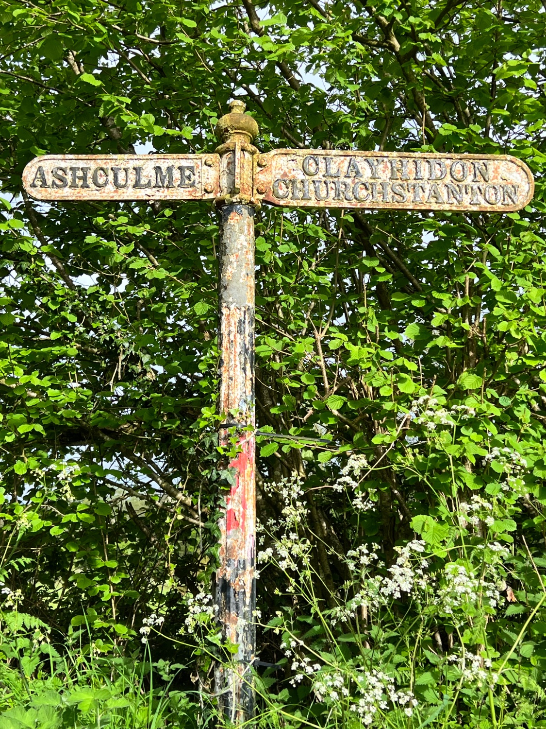 Solve 2. The unloved Fingerpost jigsaw puzzle online with 63 pieces