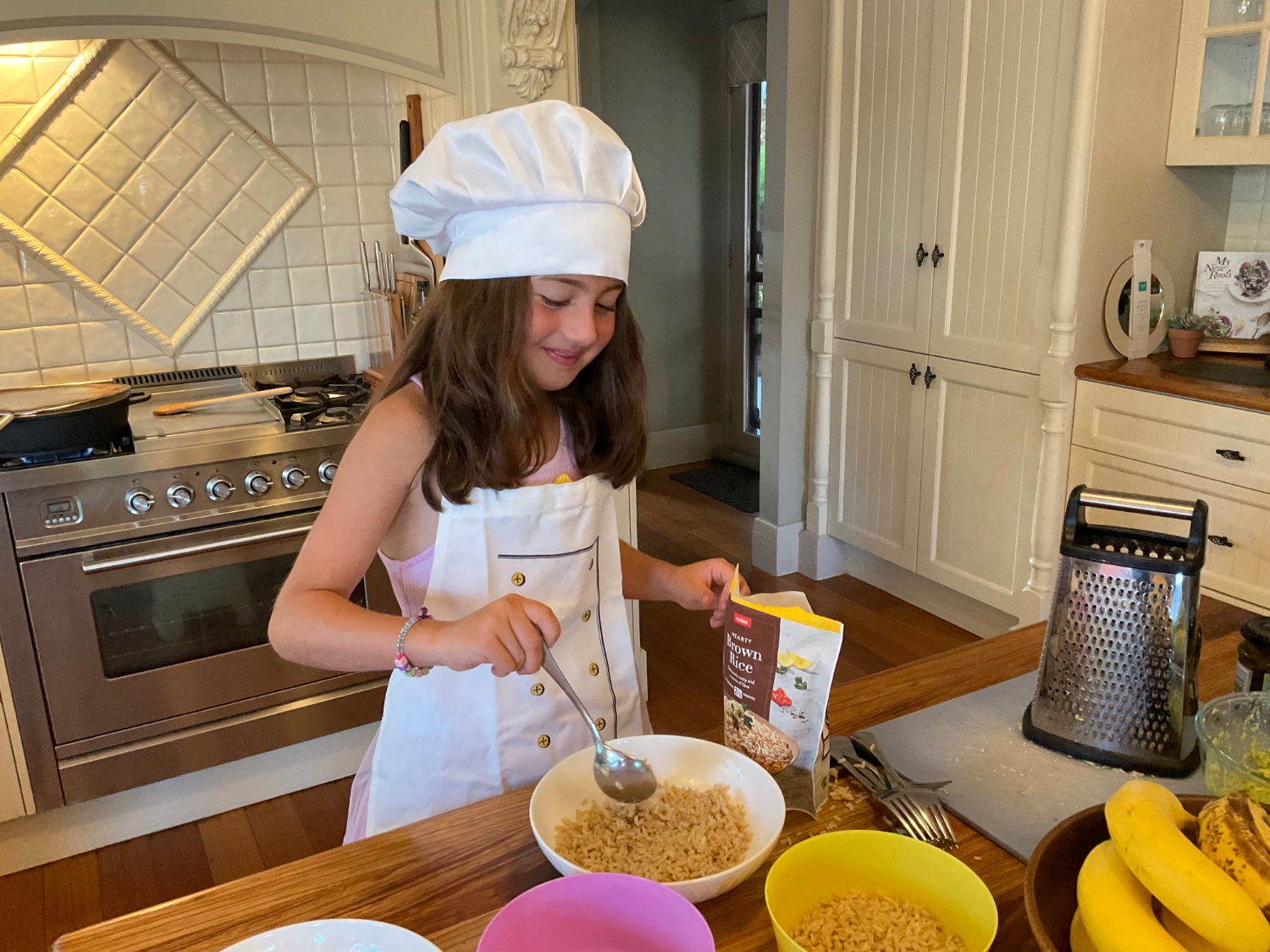 Solve My favourite chef 🥰 jigsaw puzzle online with 12 pieces