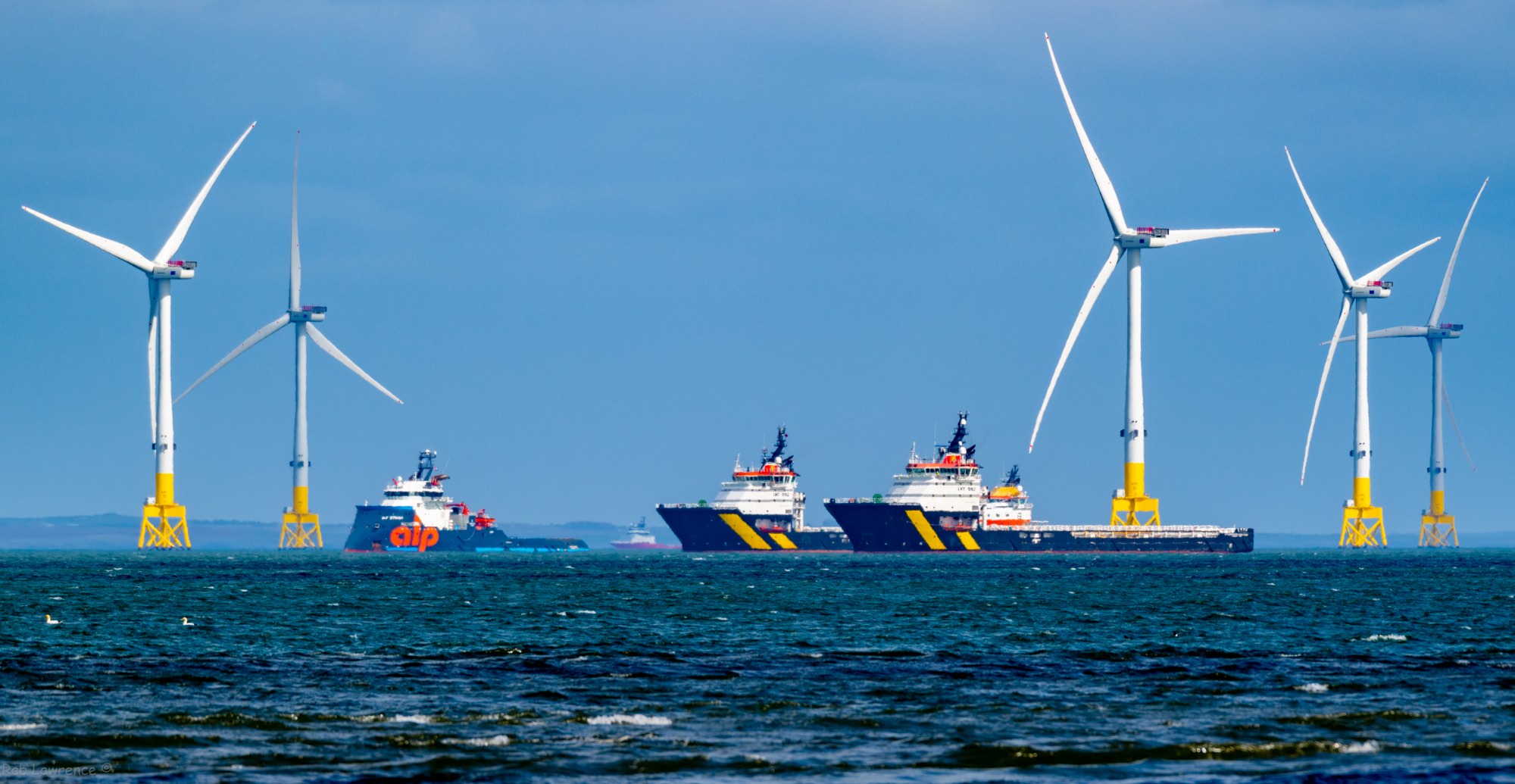 Solve Offshore wind farm and tugs at Aberdeen anchorage!! jigsaw puzzle ...