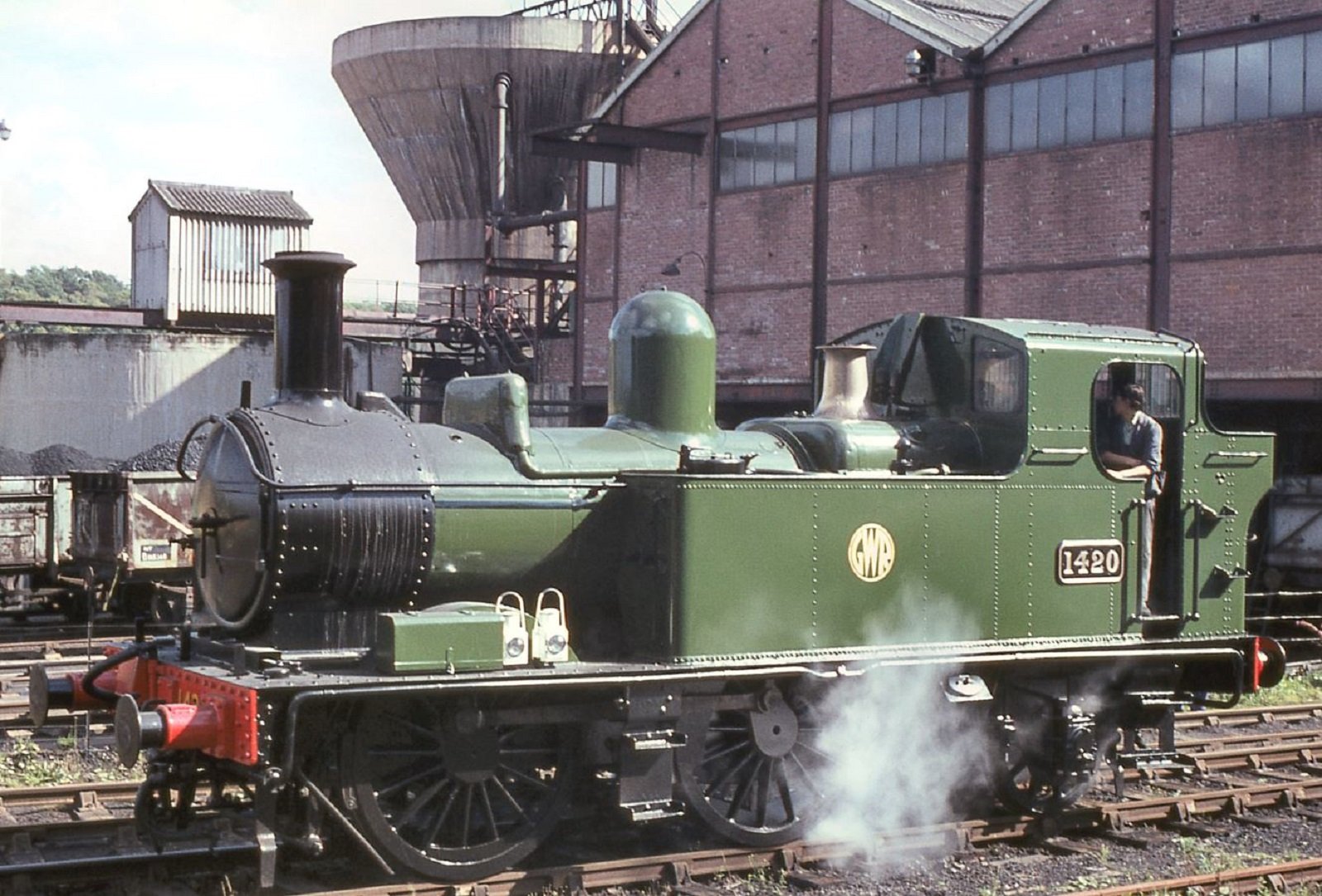 Solve GWR 14xx Class 0-4-2T 1420 at Alveley Colliery sidings, 1965 ...