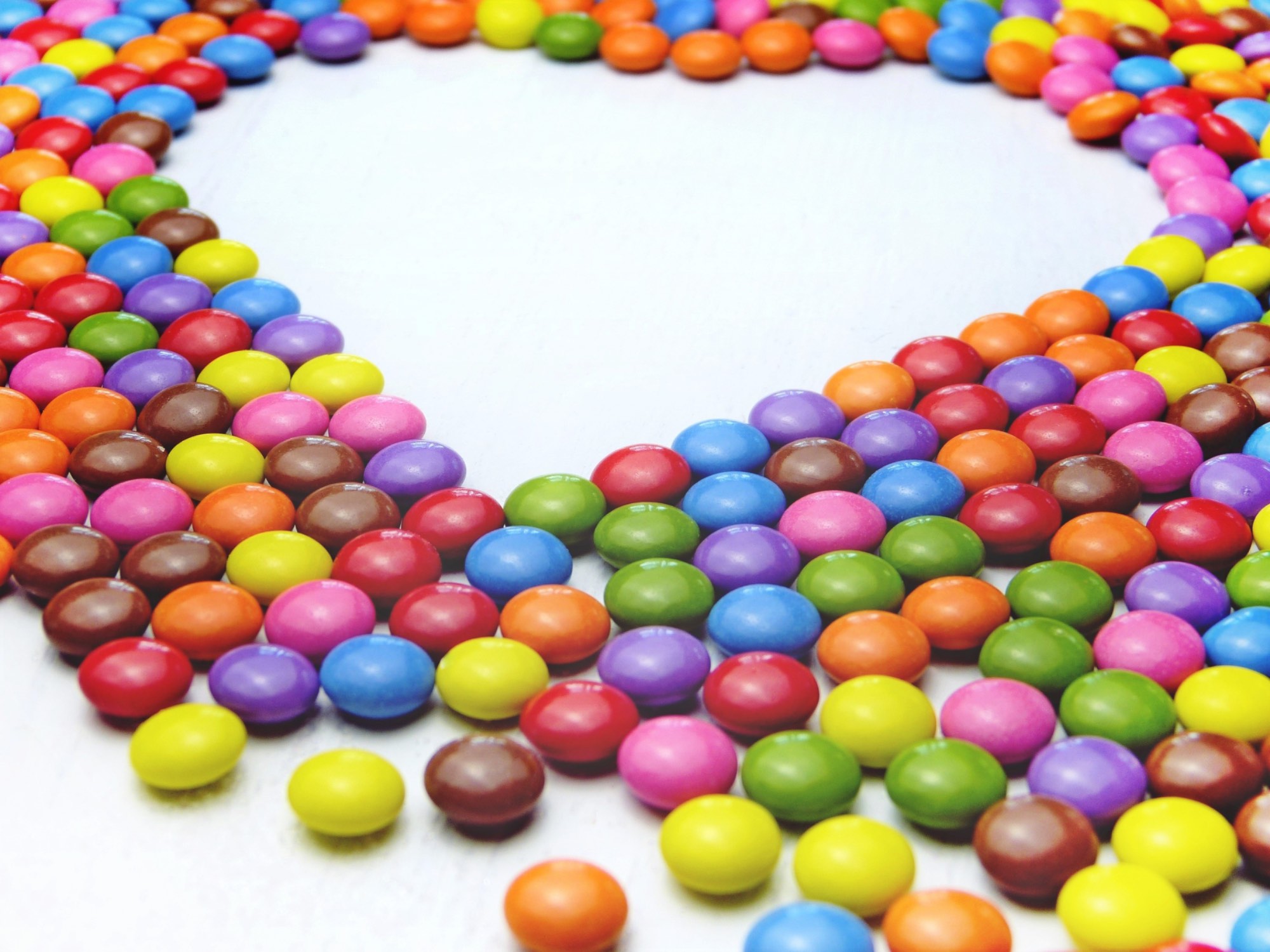Solve I love Smarties!! jigsaw puzzle online with 594 pieces