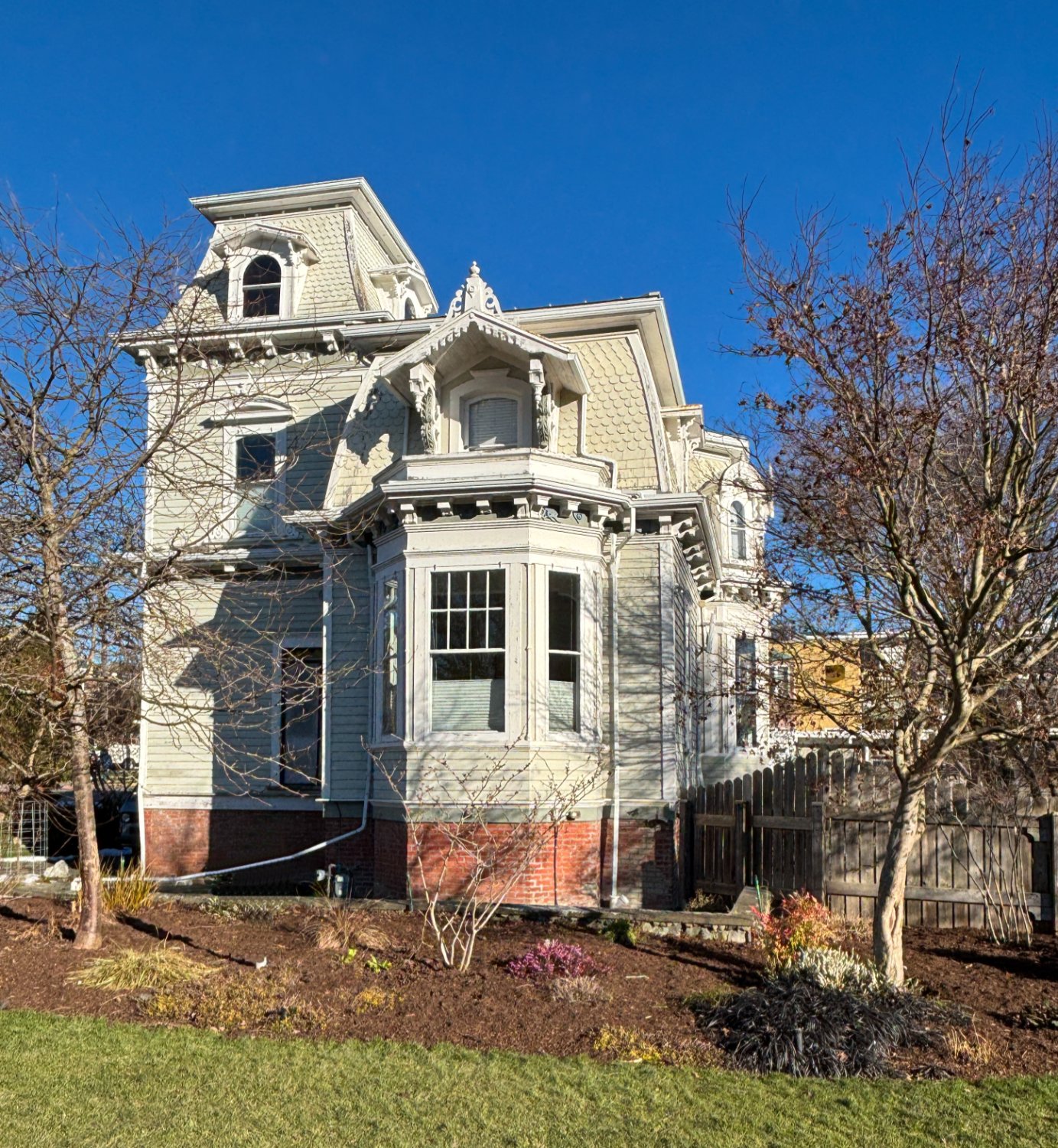 Solve Captain Victor Jacobson's house jigsaw puzzle online with 132 pieces