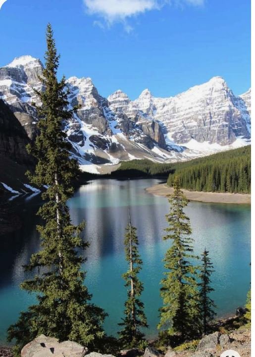 Solve Banff, Alberta, Canada jigsaw puzzle online with 35 pieces