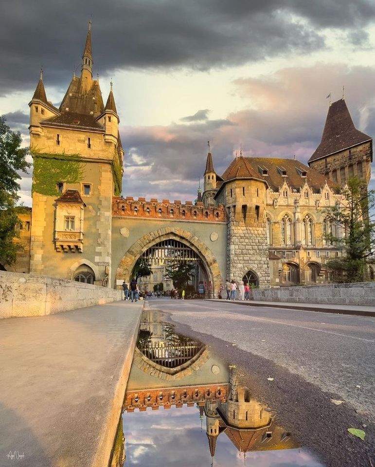 Solve Vajdahunyad Castle, Budapest, Hungary jigsaw puzzle online with ...