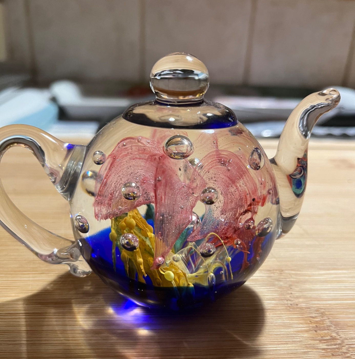 Solve Teapot jigsaw puzzle online with 49 pieces