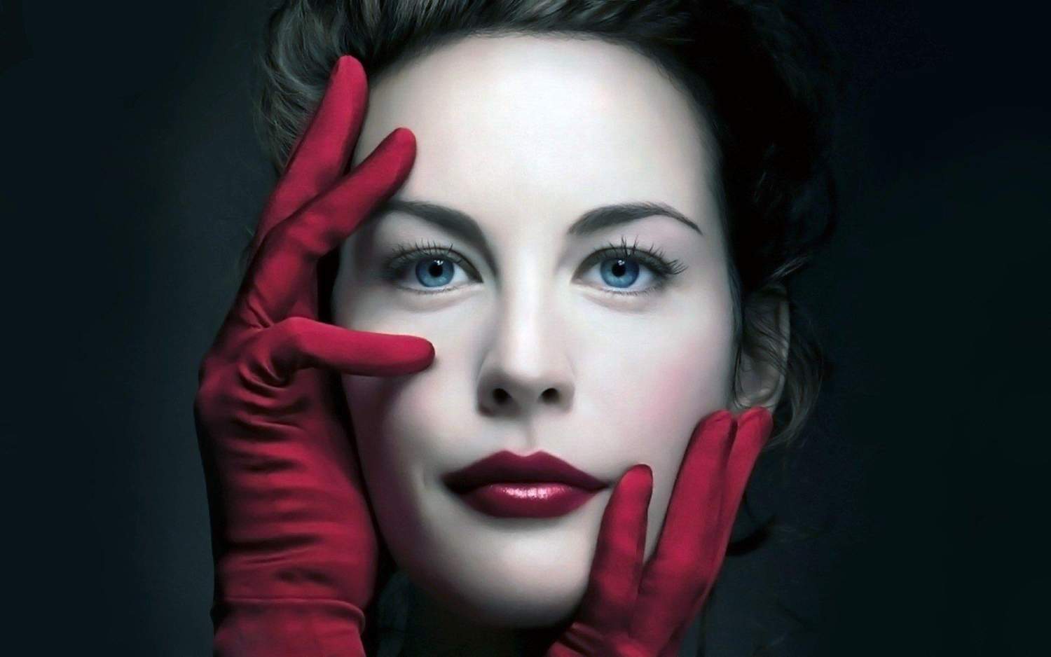 Solve Liv Tyler. jigsaw puzzle online with 96 pieces