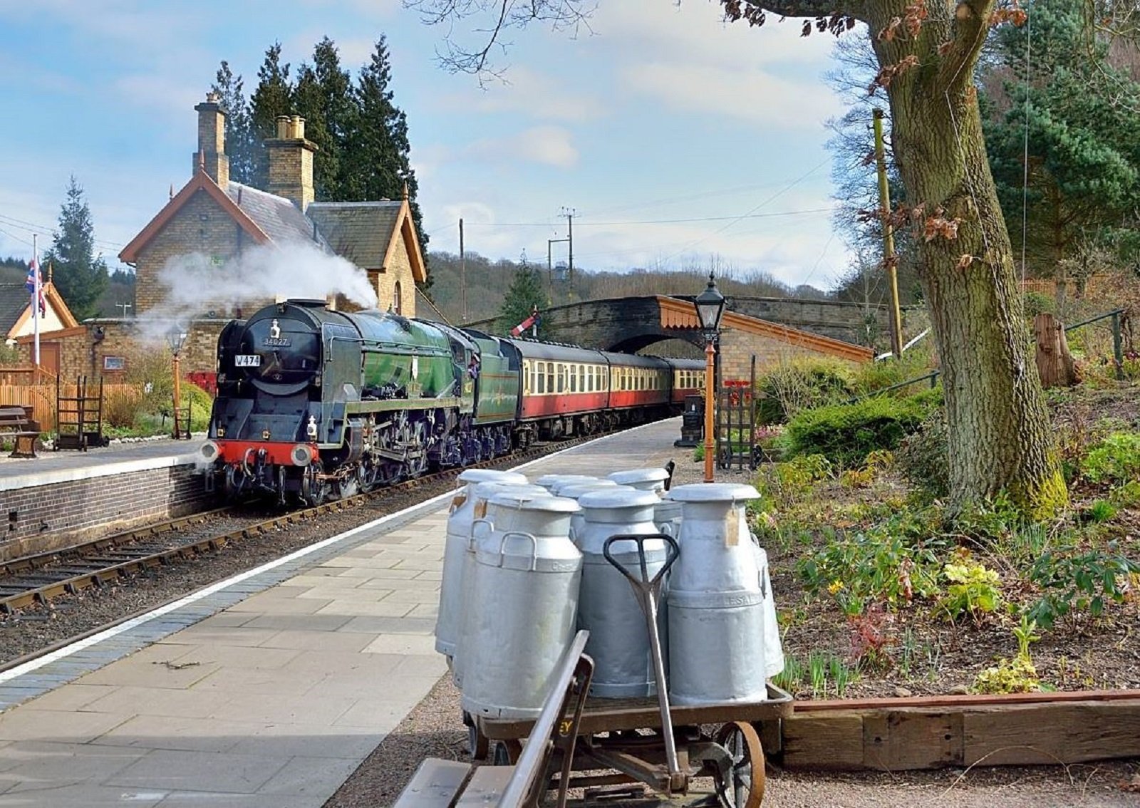 Solve SR West Country Class 4-6-2 34027 (21C127) Taw Valley at Arley ...