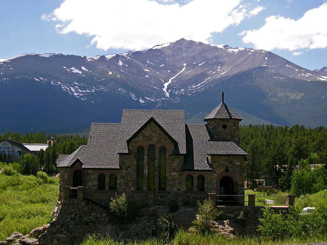 Solve Allenspark, Colorado jigsaw puzzle online with 35 pieces