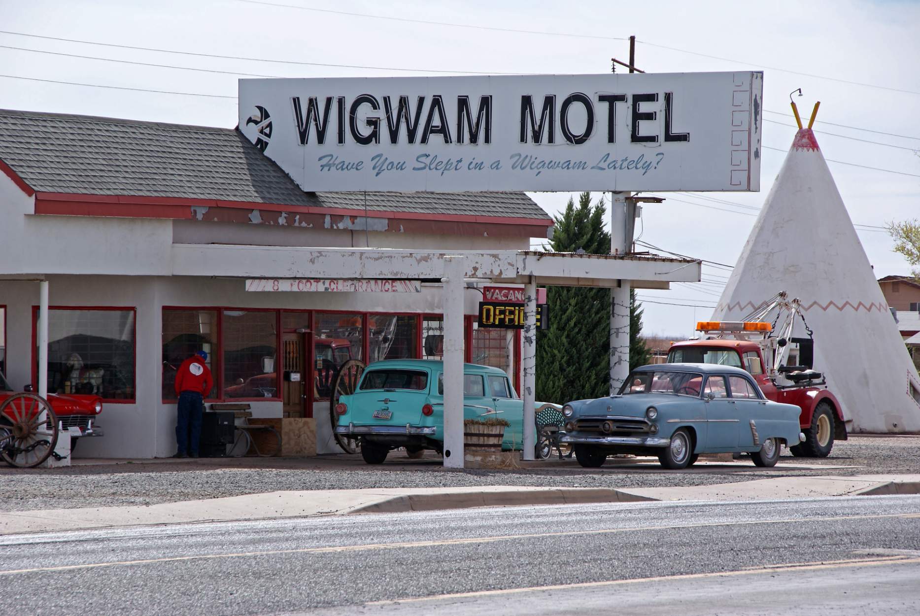 Solve Wigwam Motel Holbrook AZ jigsaw puzzle online with 150 pieces
