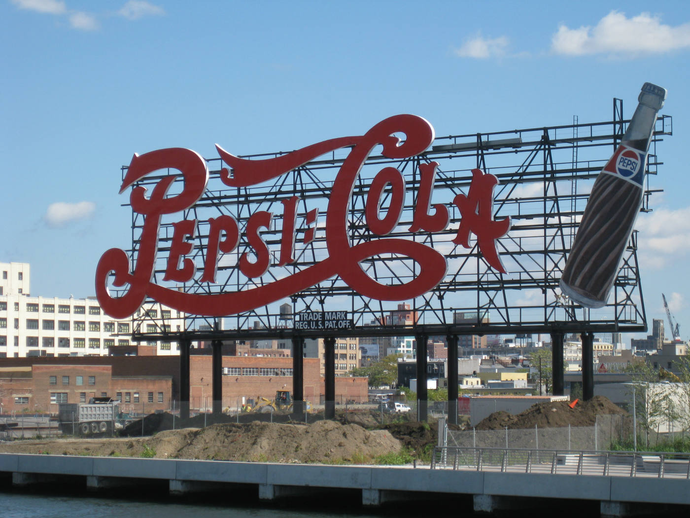 Solve Pepsi by Boat (Easy) jigsaw puzzle online with 154 pieces