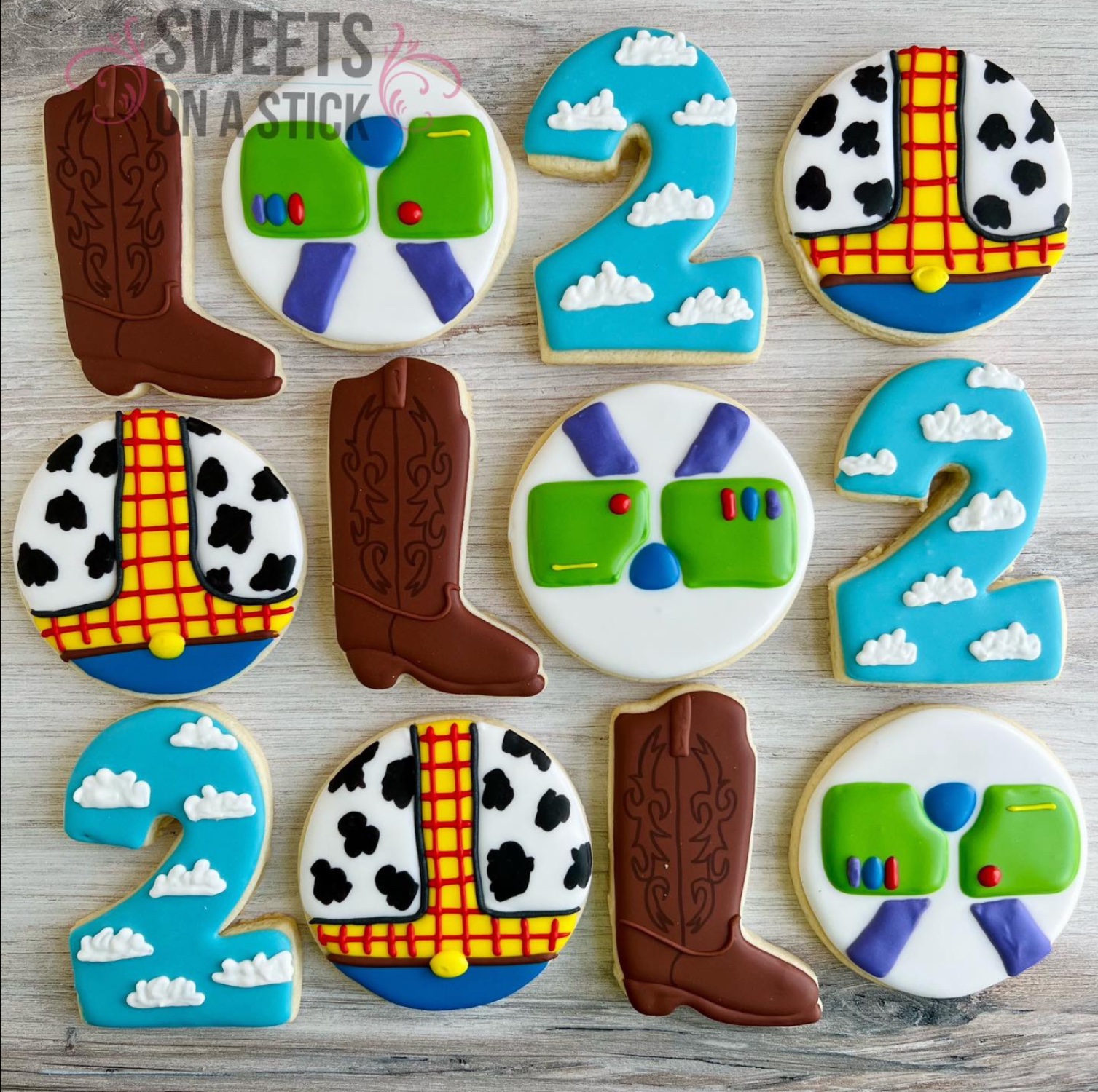 Solve Toy Story birthday cookies jigsaw puzzle online with 600 pieces