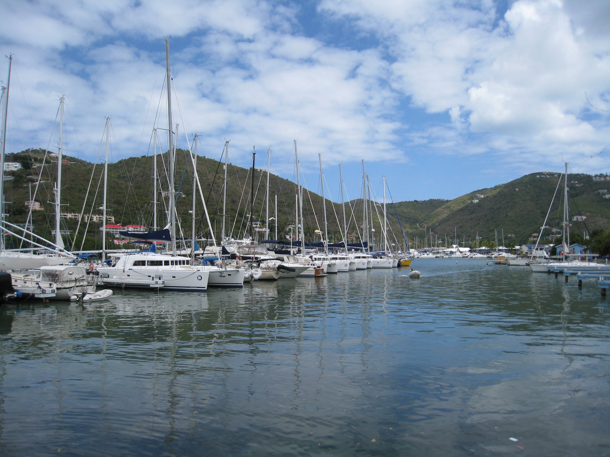 Solve Sail Boats jigsaw puzzle online with 221 pieces