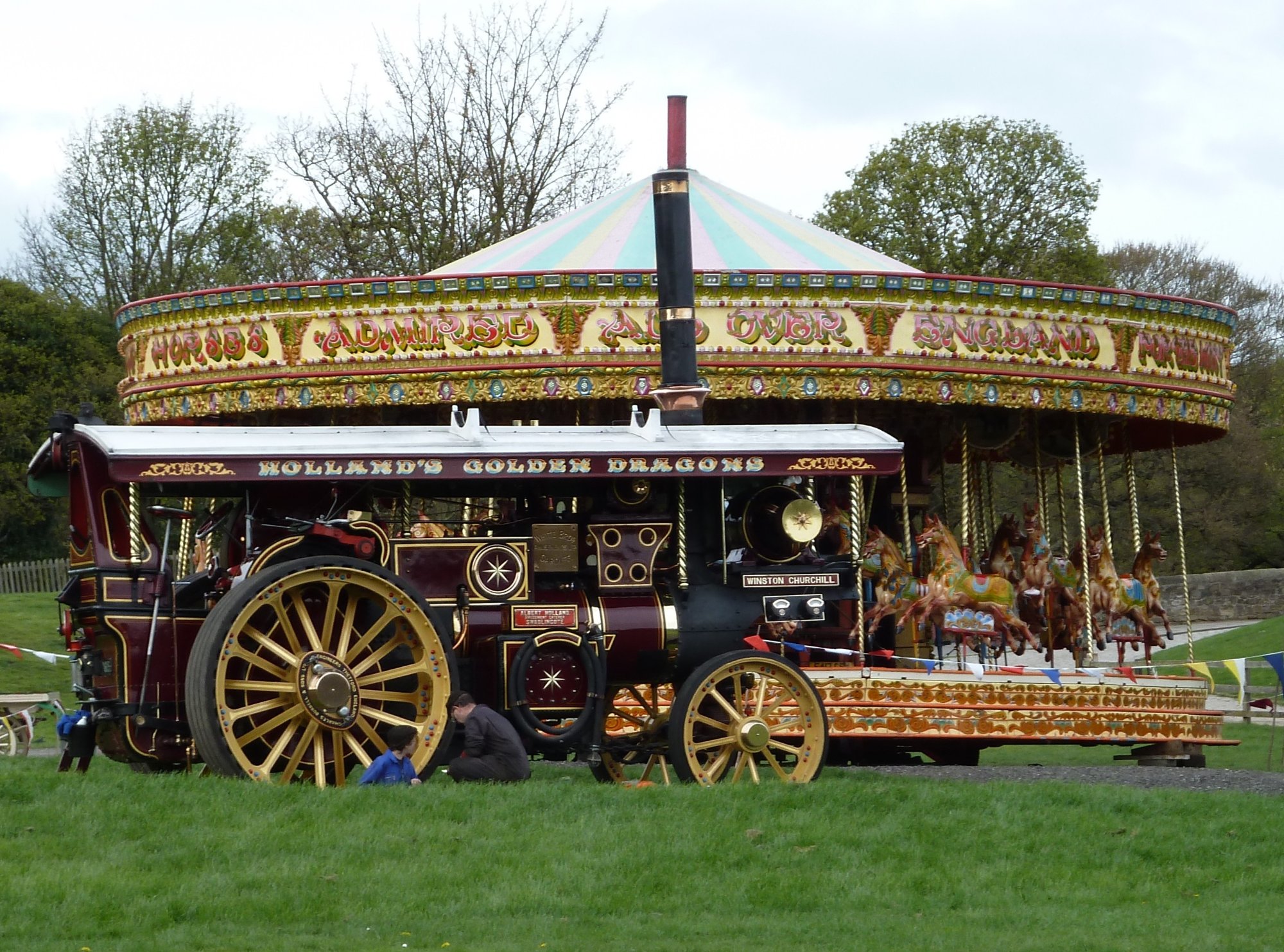 Solve Fairground Fantasia jigsaw puzzle online with 204 pieces