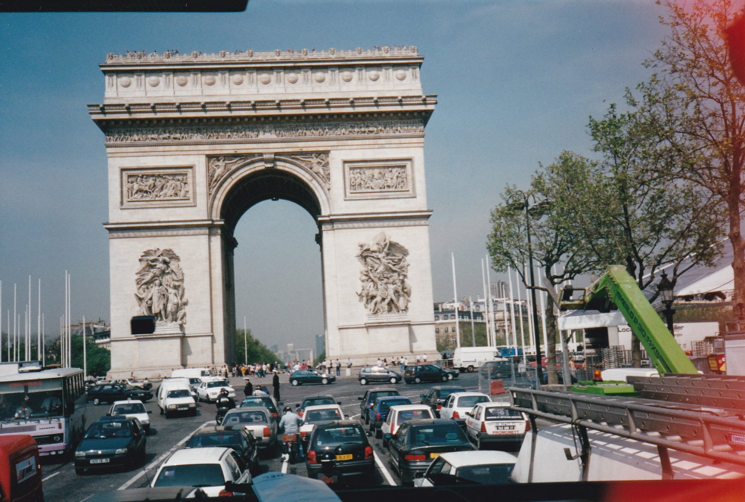 Solve Paris, France (1995) 3 of 7 (Arc de Triomphe) jigsaw puzzle ...