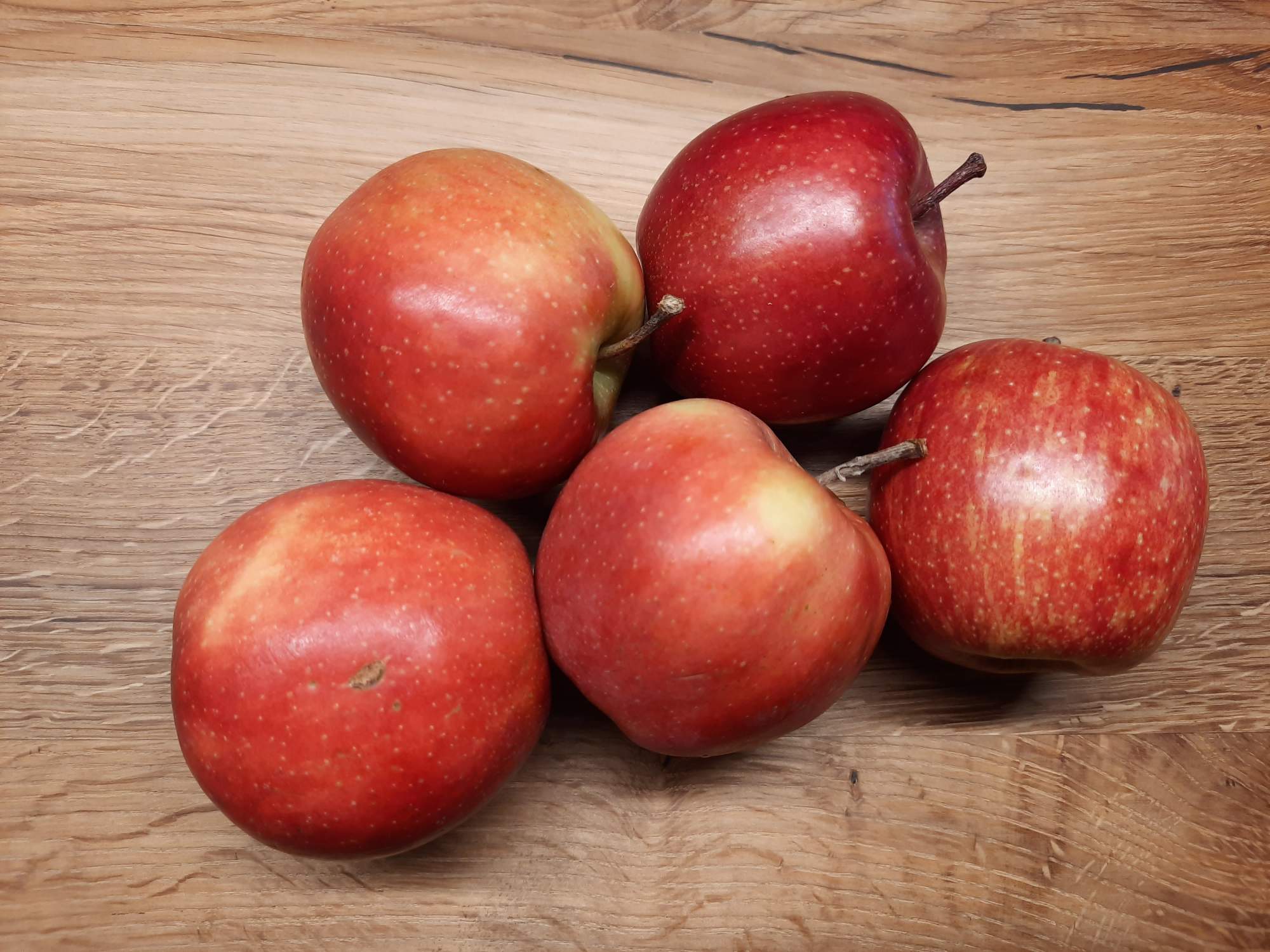 Solve Leckere Äpfel jigsaw puzzle online with 336 pieces