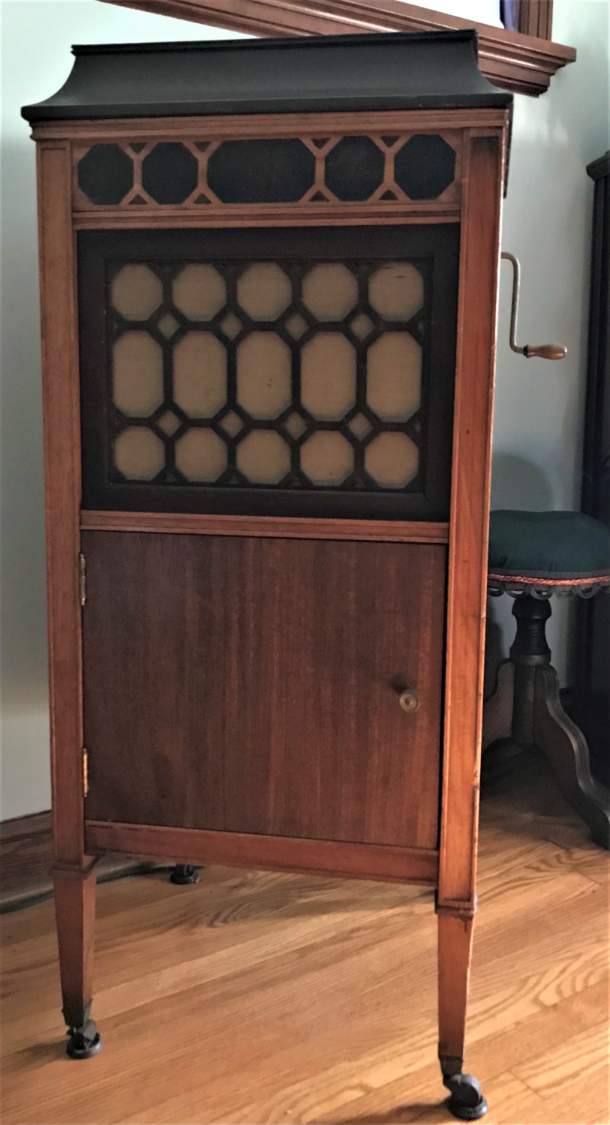 Solve Edison Record Player, Model S19, Floor-standing Sheridan Cabinet ...
