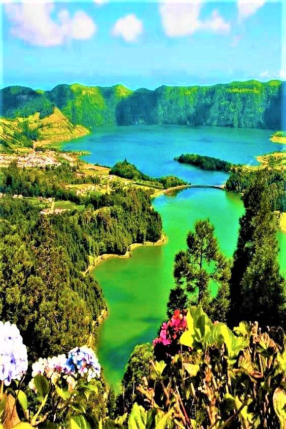 Solve Azores, Portugal jigsaw puzzle online with 70 pieces