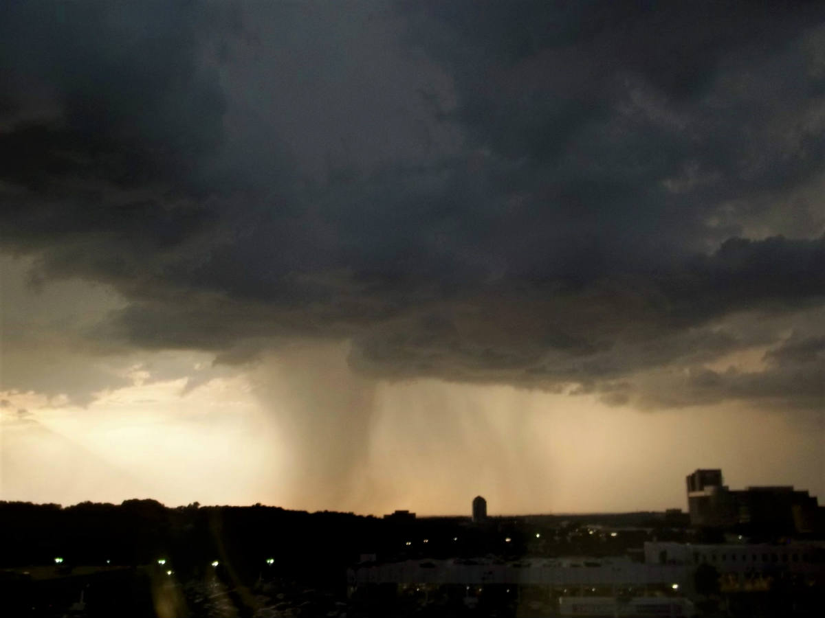 Solve rain streamers West jigsaw puzzle online with 48 pieces