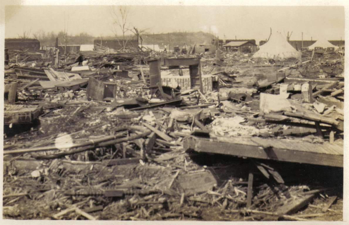 Solve Great Tri-State Tornado, USA jigsaw puzzle online with 150 pieces