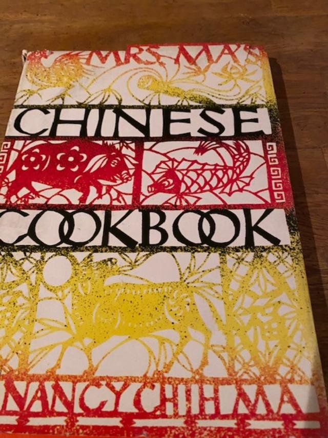 Solve Mrs Ma's Chinese cookbook jigsaw puzzle online with 20 pieces