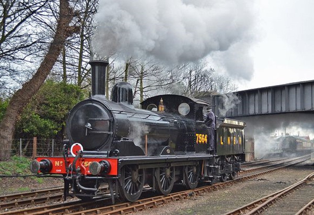 Solve LNER Class J15 0-6-0 7564. jigsaw puzzle online with 48 pieces