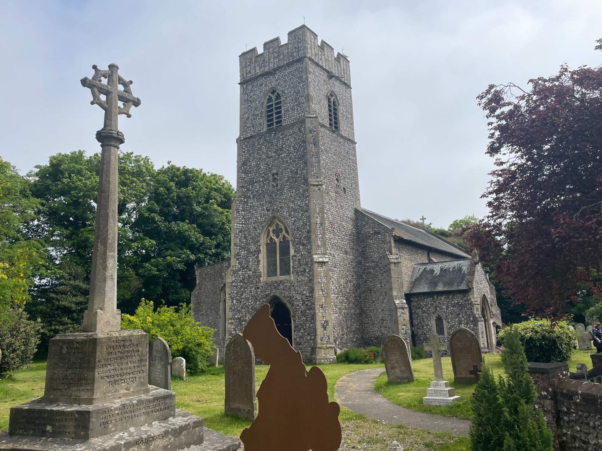 Solve Overstrand Church and War Memorial jigsaw puzzle online with 300 ...