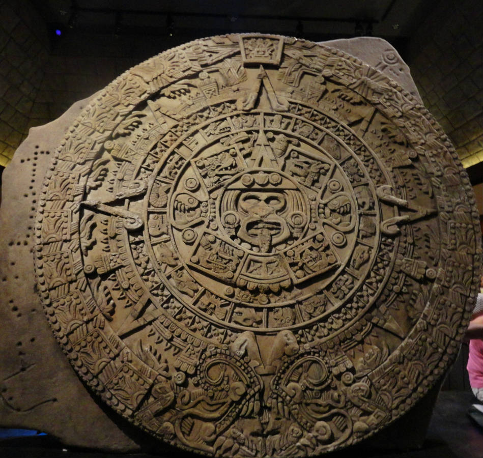 Solve Mayan calendar at Epcot jigsaw puzzle online with 81 pieces