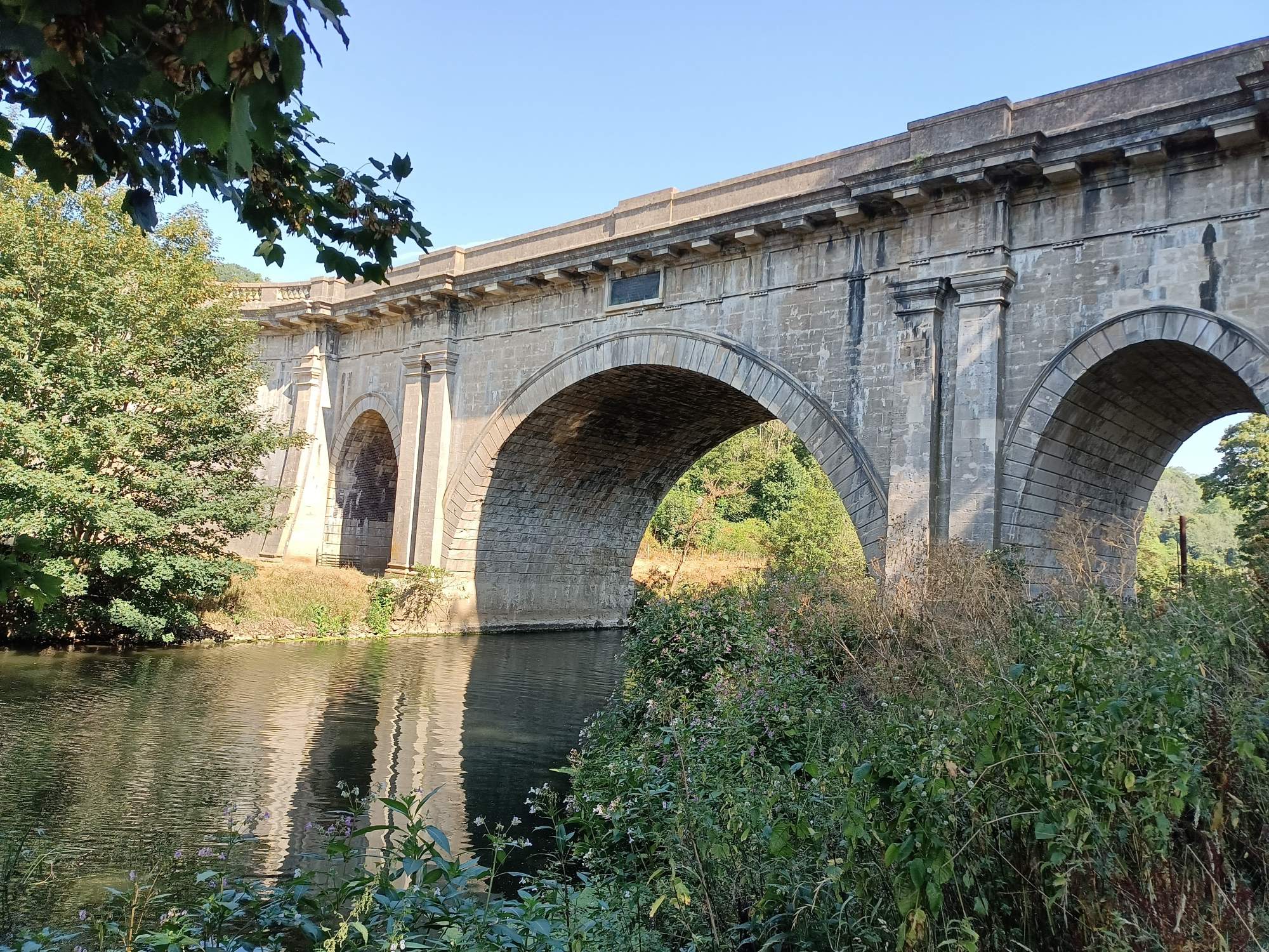 Solve Dundas aqueduct jigsaw puzzle online with 475 pieces