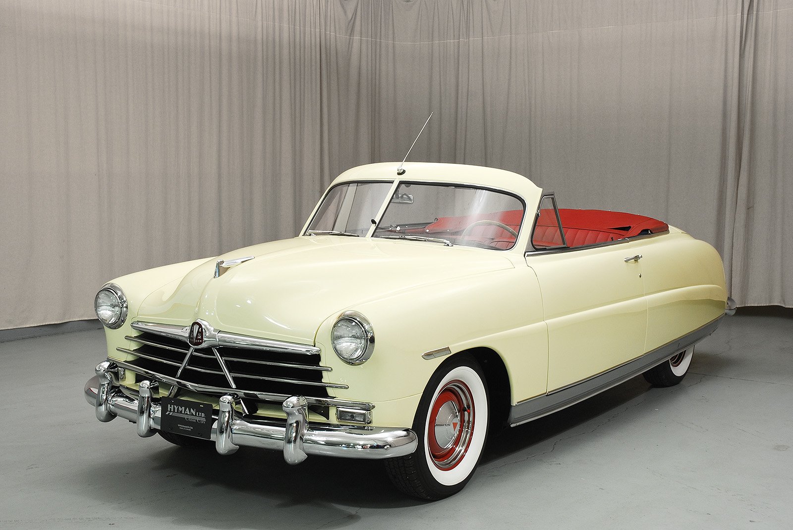 Jigsaw Puzzle | 70 pieces | 1950 Hudson Pacemaker Convertible | Jigidi