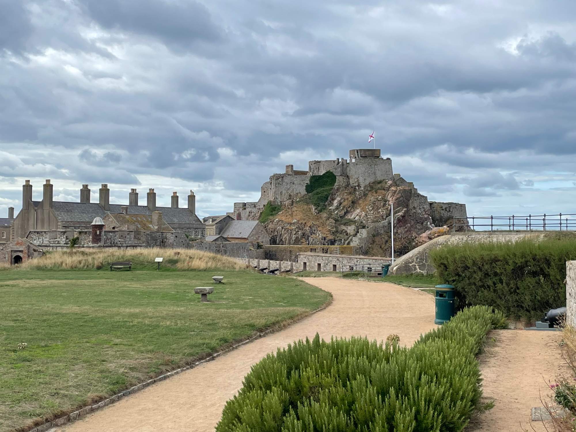Solve View of Elizabeth Castle jigsaw puzzle online with 252 pieces
