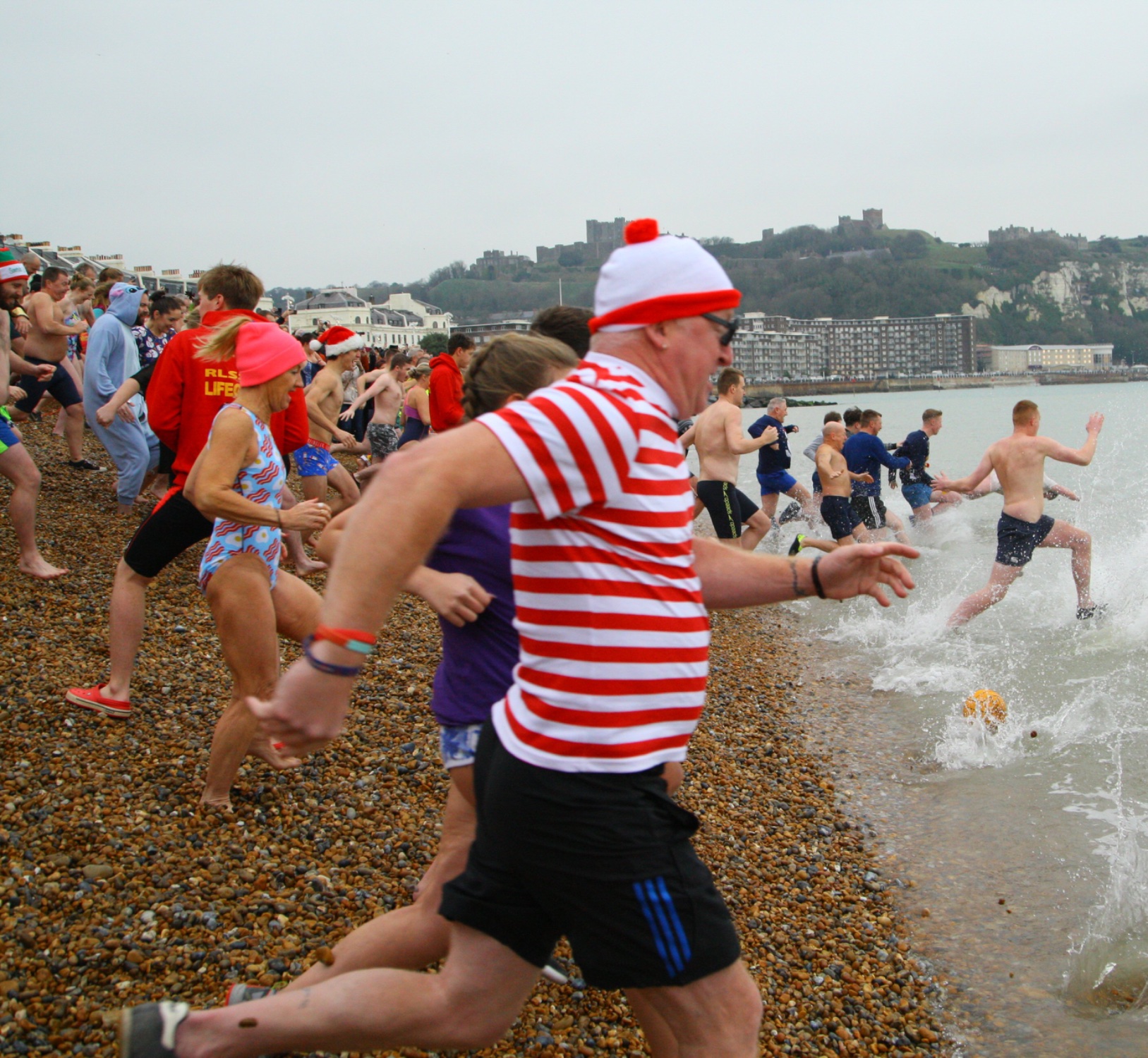 Solve Traditional Boxing Day Swim, Kent, UK jigsaw puzzle online with ...