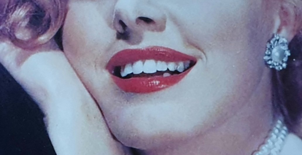 Solve GUESS WHO... jigsaw puzzle online with 18 pieces