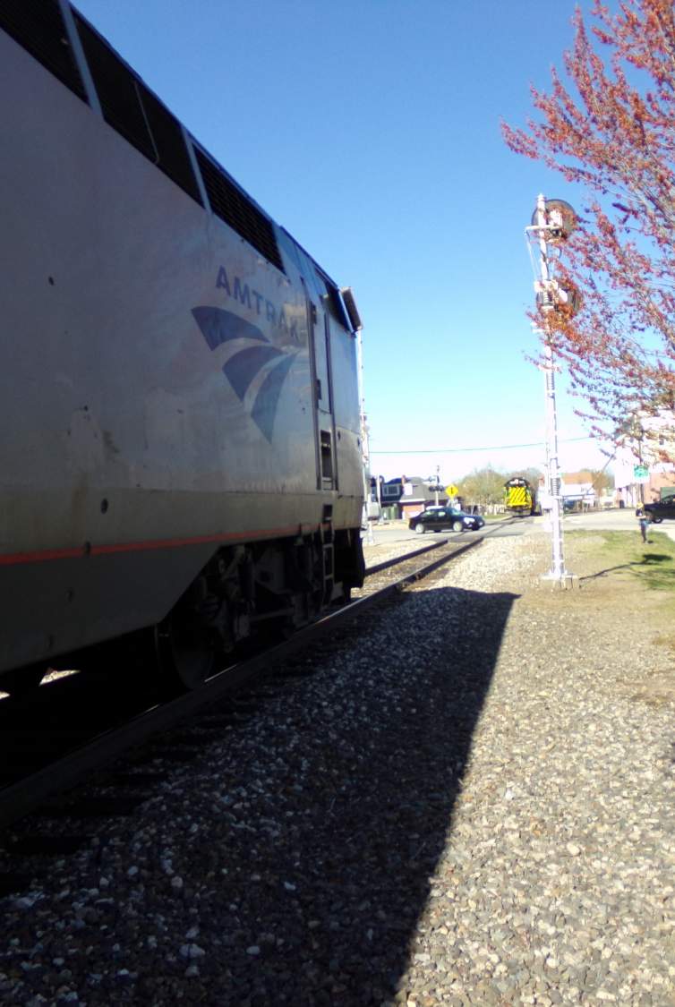 Solve One track - two trains jigsaw puzzle online with 40 pieces