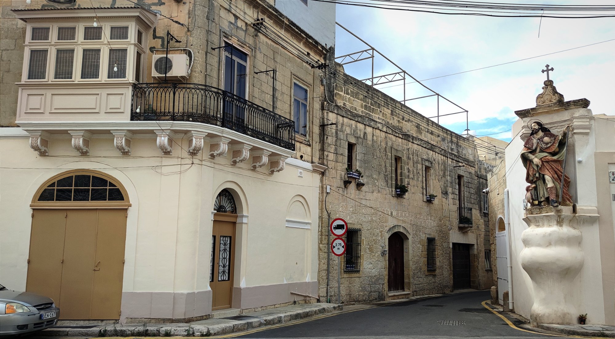 Solve Ħaż-Żebbuġ, Malta jigsaw puzzle online with 264 pieces