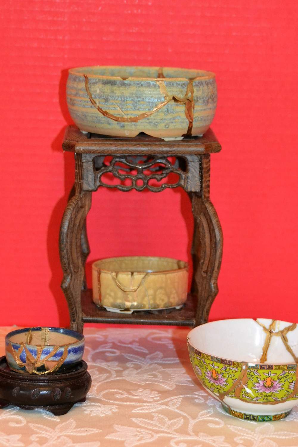 Solve Broken Bonsai Pot Kintsugi jigsaw puzzle online with 96 pieces