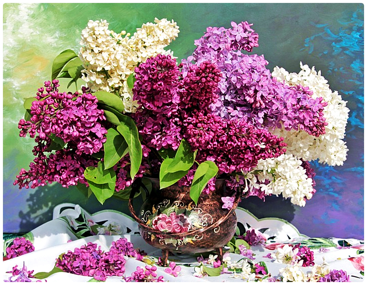 Solve Lilac Beauty jigsaw puzzle online with 300 pieces
