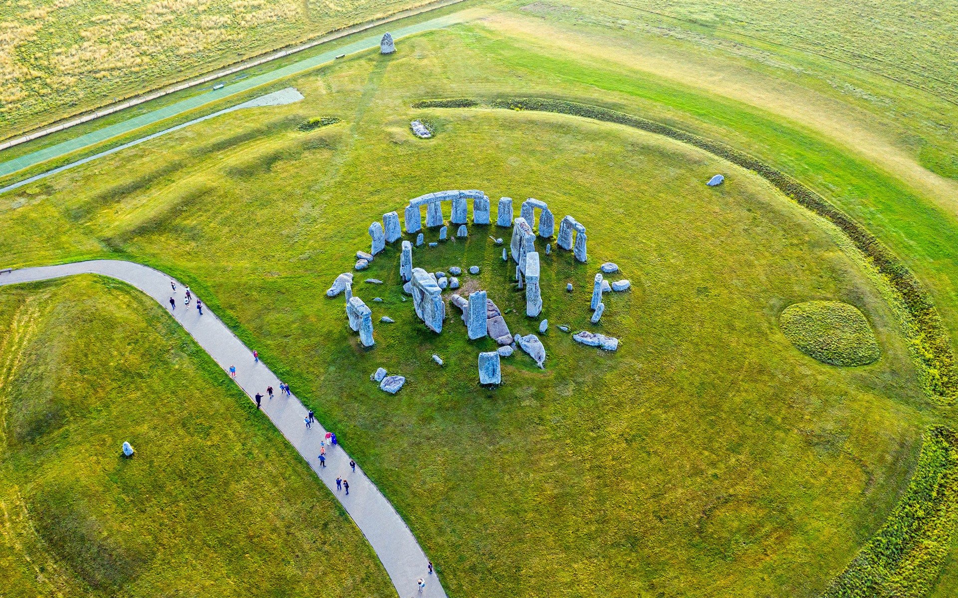 Solve England_Stonehenge_Wiltshire jigsaw puzzle online with 160 pieces