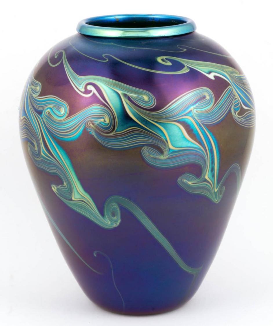 Solve Vase jigsaw puzzle online with 30 pieces