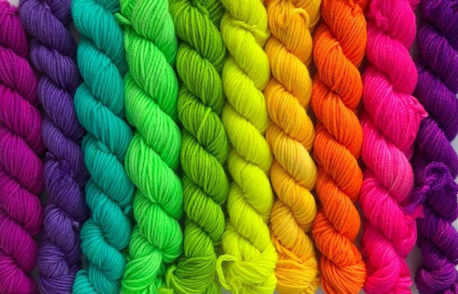 Solve yarn jigsaw puzzle online with 40 pieces