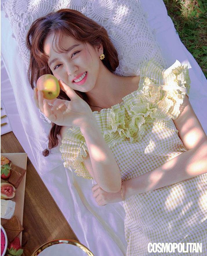 Solve Kim So Hyun jigsaw puzzle online with 48 pieces