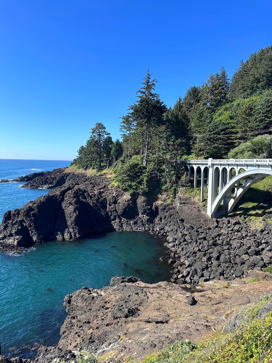 Solve Oregon jigsaw puzzle online with 192 pieces