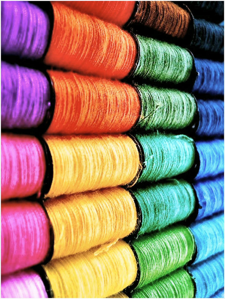 Solve Thread Colors jigsaw puzzle online with 300 pieces