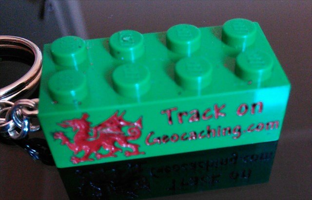 Solve Geocaching jigsaw puzzle online with 12 pieces