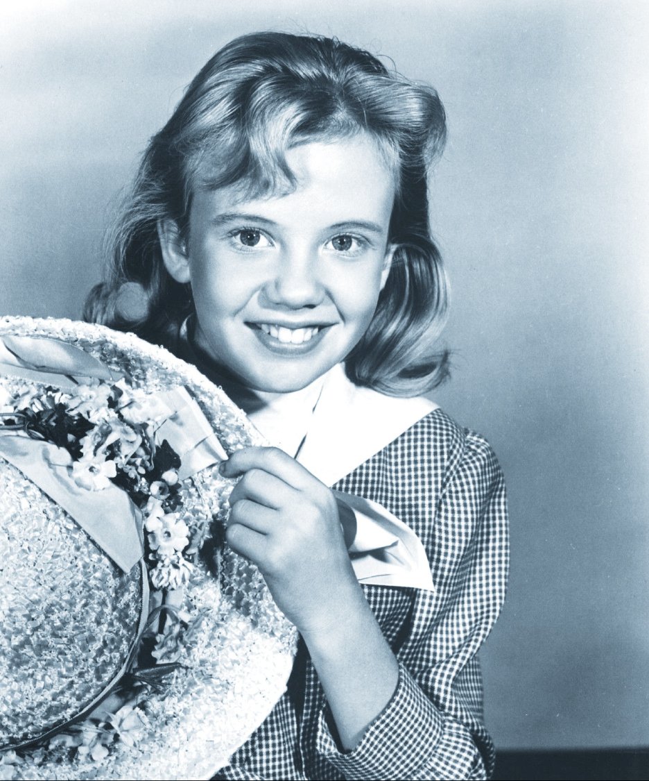 Solve GUESS WHO... jigsaw puzzle online with 20 pieces