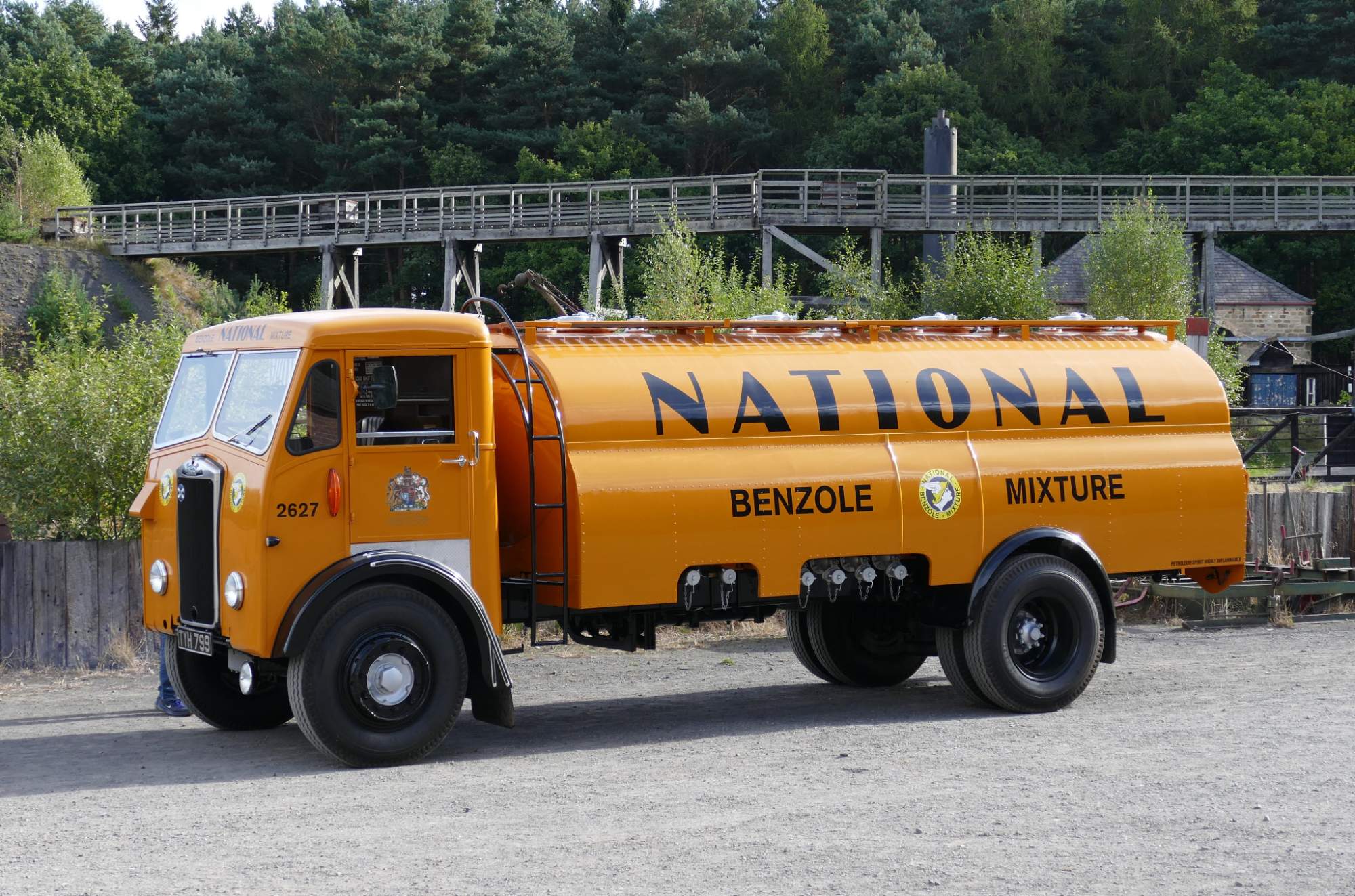 Solve 1957 Albion FT101KL Tanker jigsaw puzzle online with 294 pieces