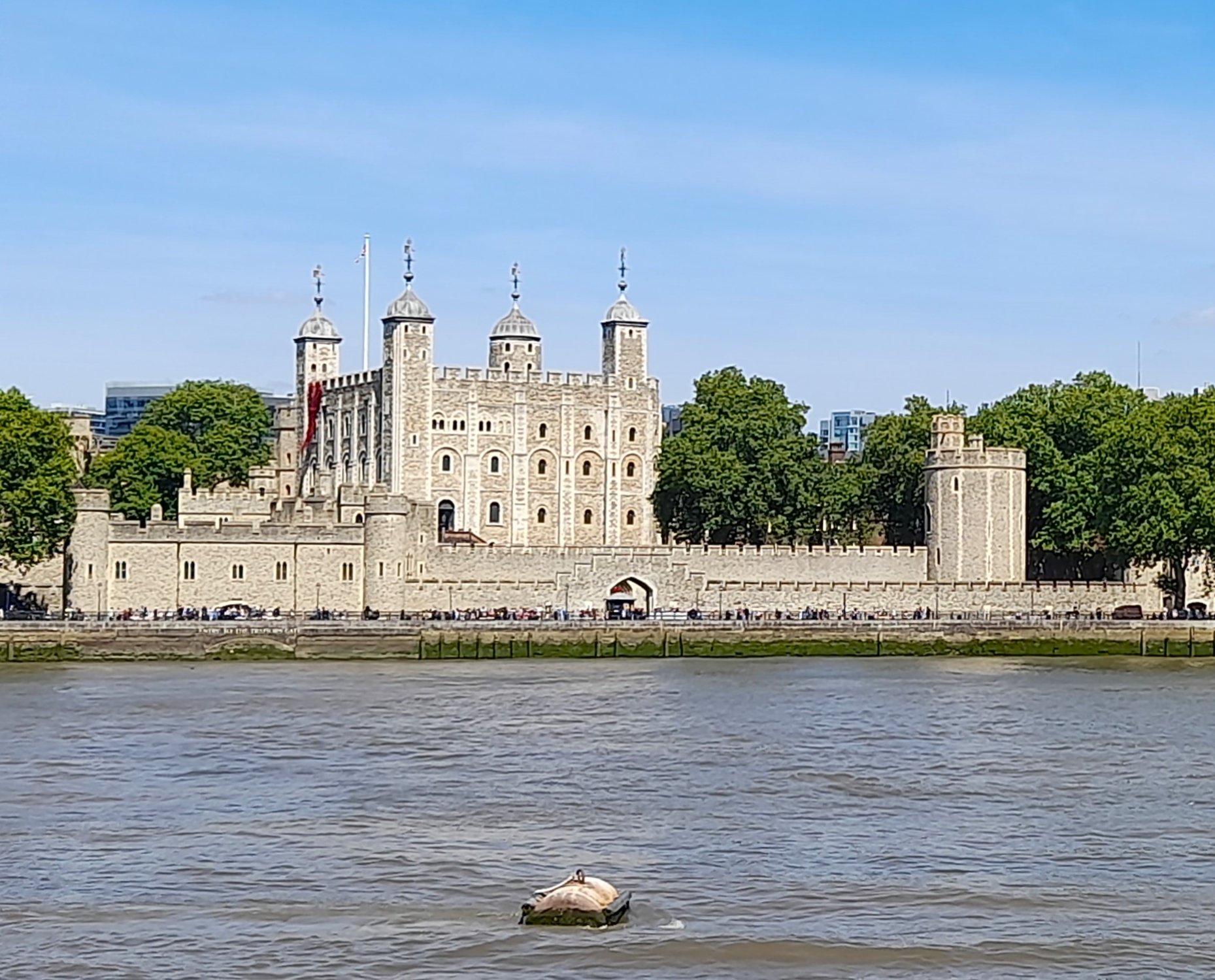Solve Tower of London jigsaw puzzle online with 154 pieces